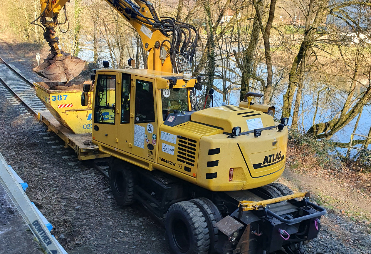 ARBEITEN IM GEMEINDEWALD WELPER