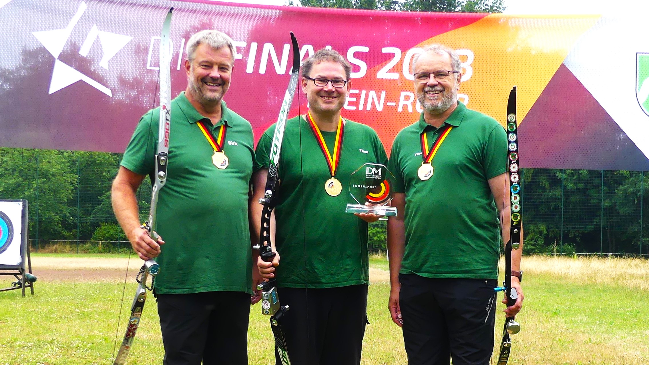 BOGENSCHÜTZEN HOLEN GOLDMEDAILLE