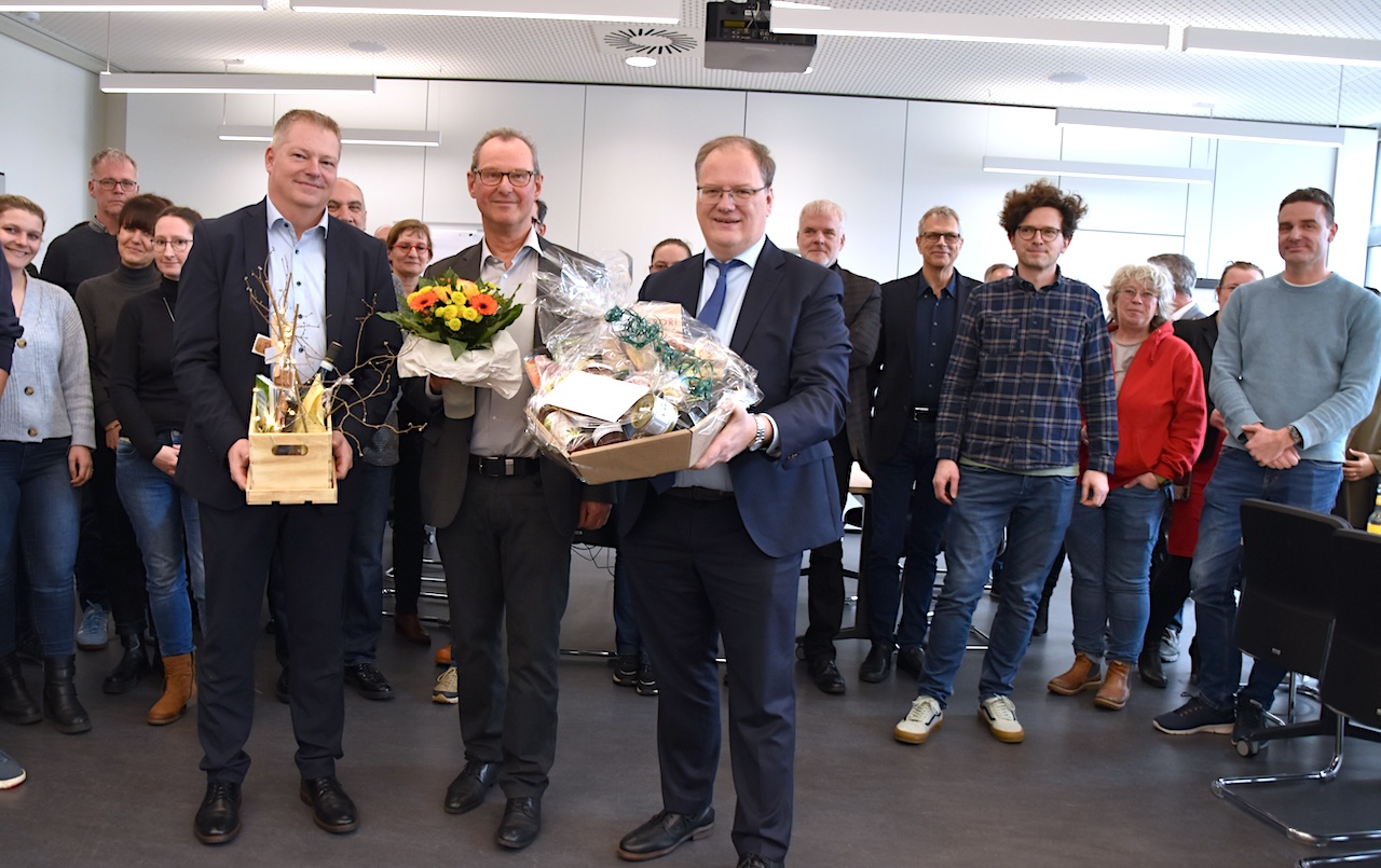 FÜHRUNGSWECHSEL IM JOBCENTER-EN